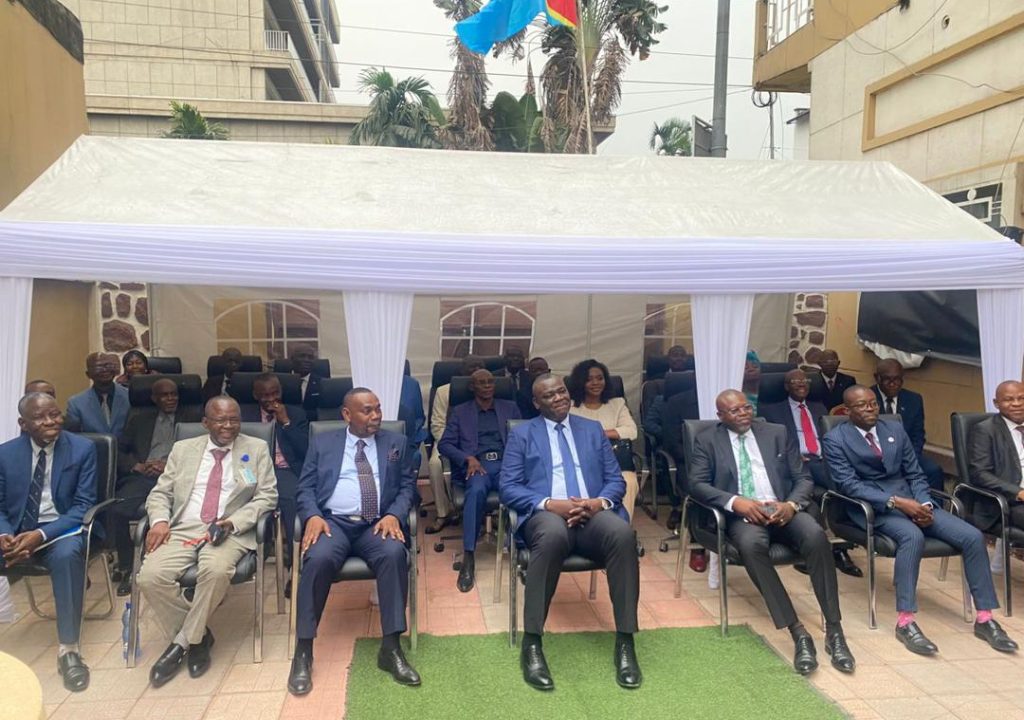 Visite ministérielle à Rascom-RDC : le Ministre Augustin Kibassa s ...